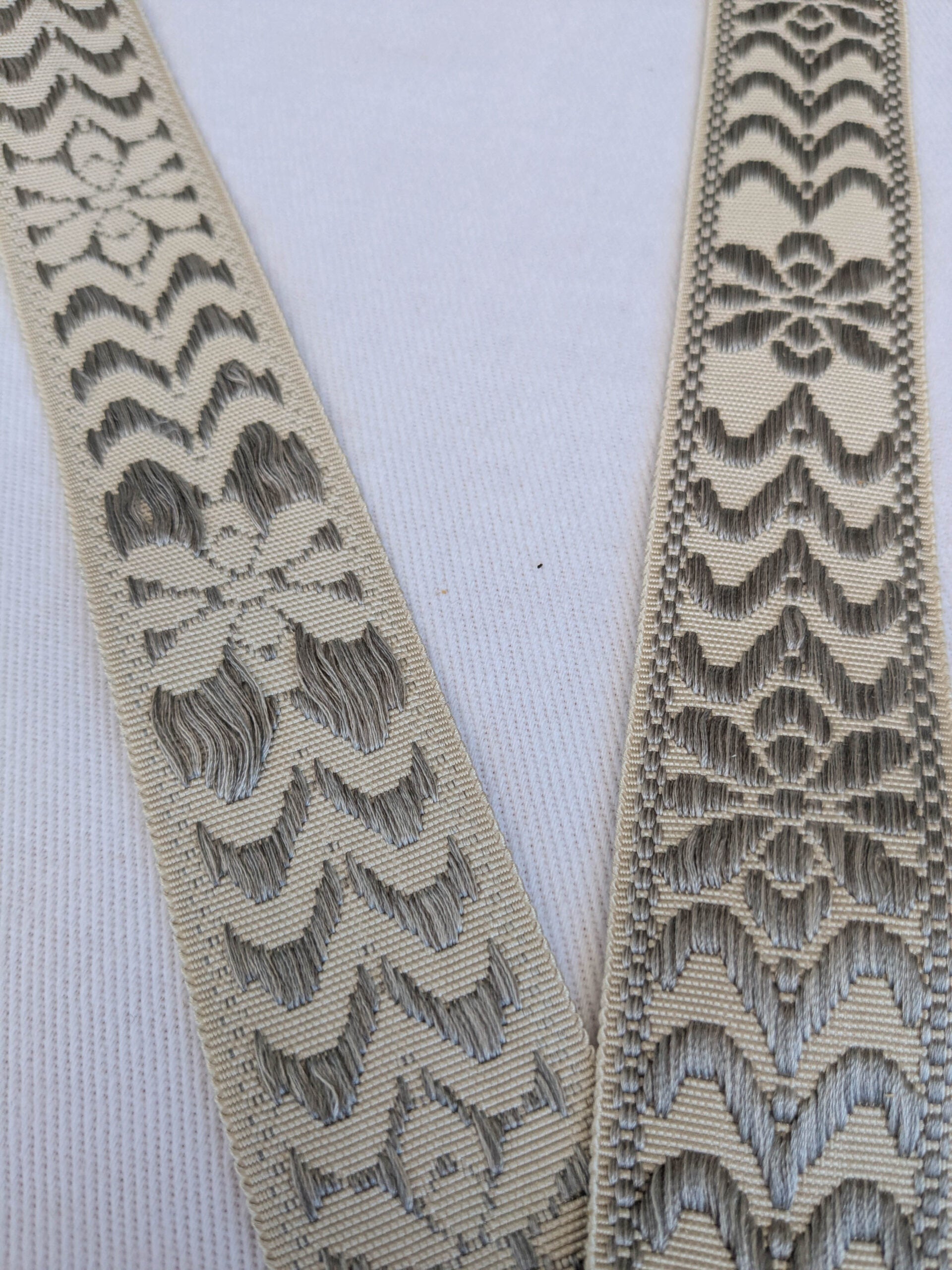 Scalamandre Trim Beauvais Silk Grey on Cream Botanical Foliage Medalli ...